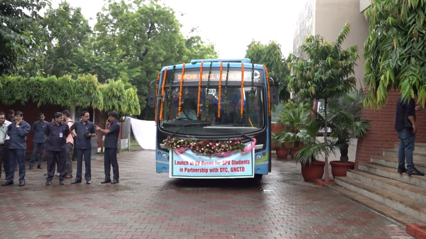Delhi Introduces EV Buses for Schools